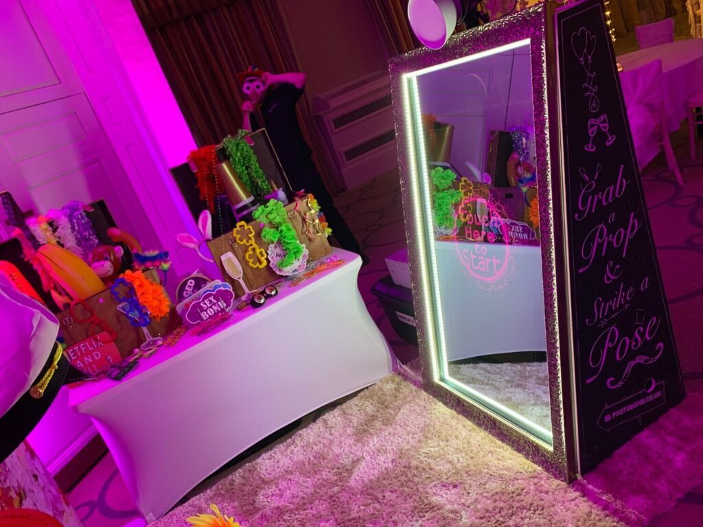 Magic Mirror Hire + Selfie Mirrors+ Marbella & Sotogrande